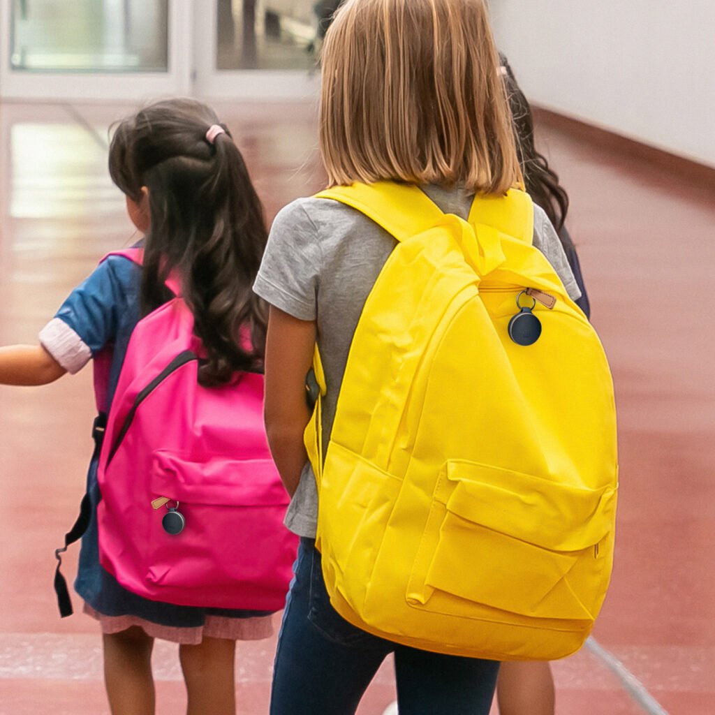 UNIVERSAL PLUS (4G) – Kids and Elderly – Canada’s Top GPS Trackers